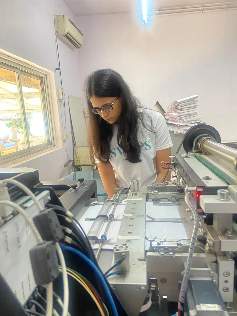 How 17-year-old Ariana Singhi is turning spectacles into style ...