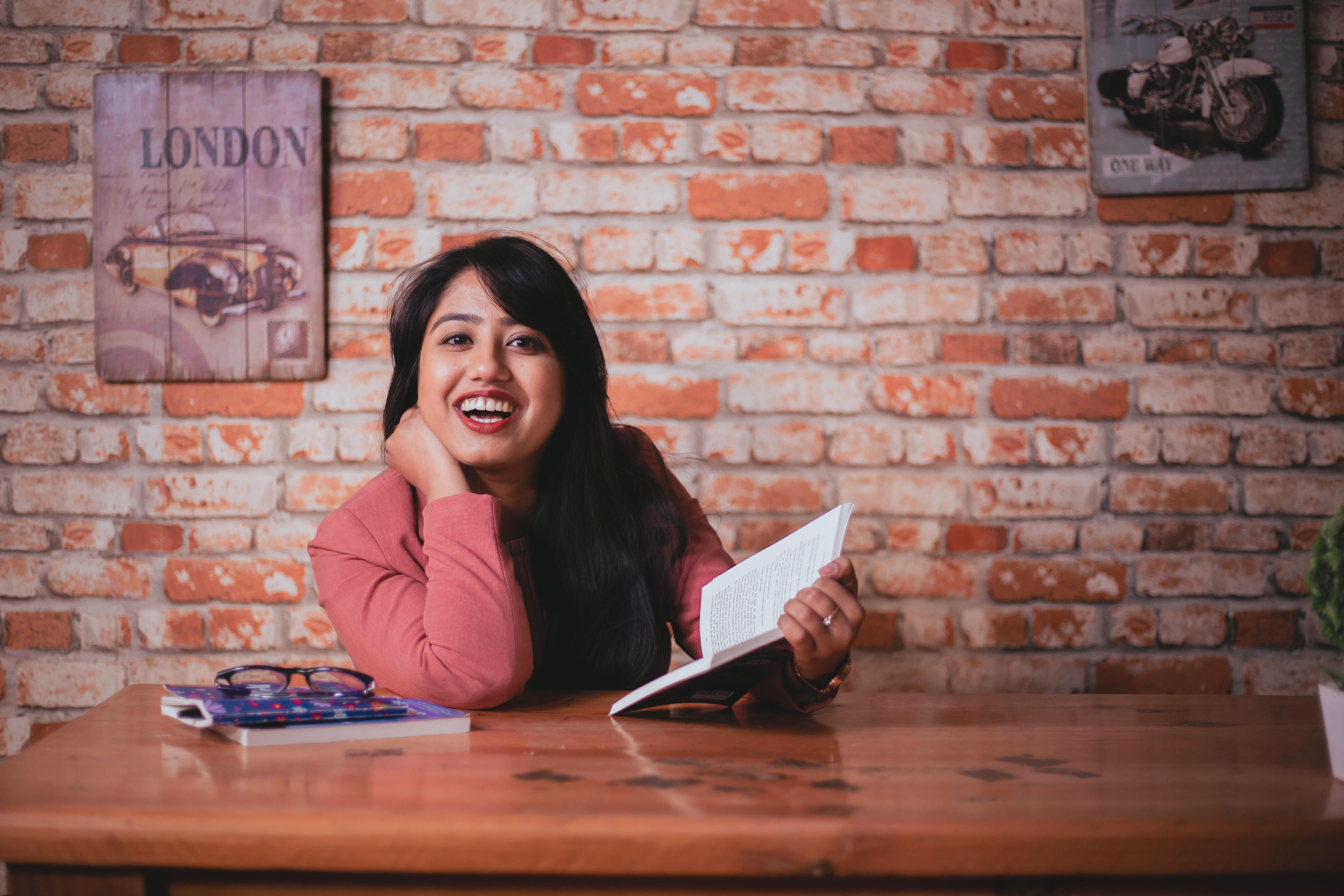 Author Stuti Changle’s latest book navigates love in an AI world ...