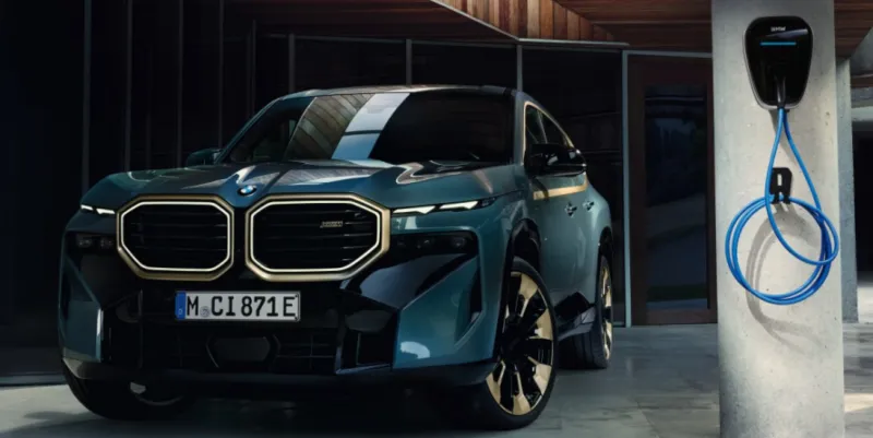 Make way for the most powerful BMW: the plug-in hybrid XM