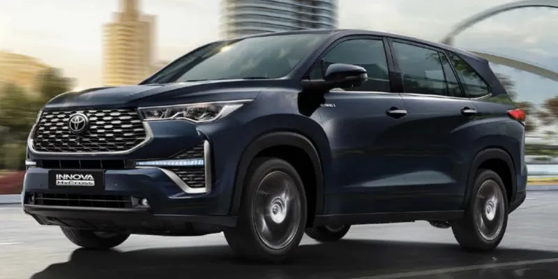 Toyota Innova Hycross makes India debut; shifts focus from diesel to ...