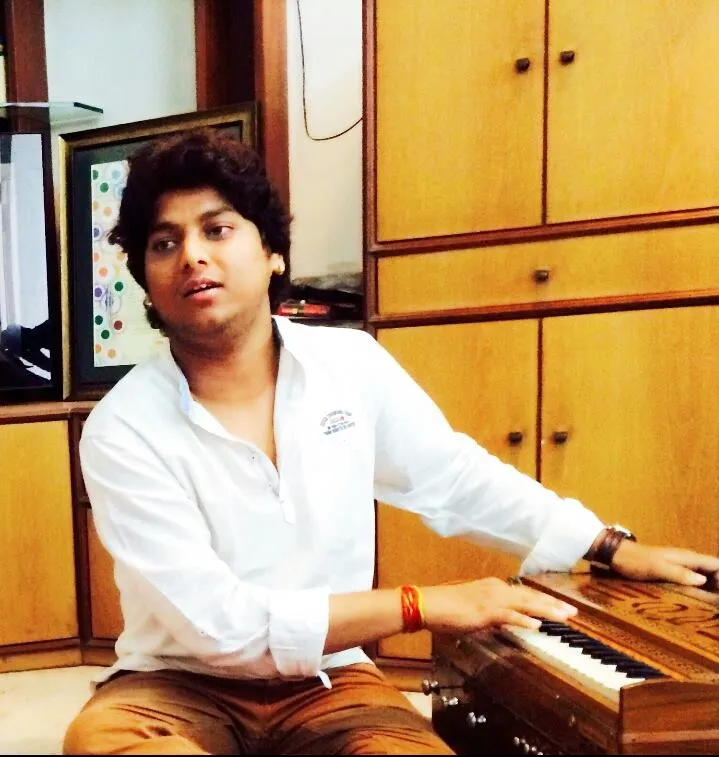 கசல் இசையின் புதுமுக நாயகன்: 'ரஞ்சித் ரவாடா' | YourStory