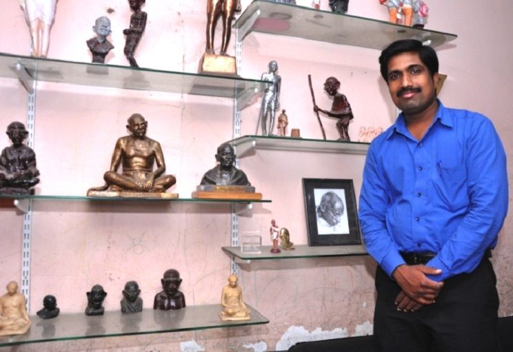 ராஜேஷ்: தமிழகத்தில் காந்தியம் விதைக்கும் இளைஞர்! | YourStory