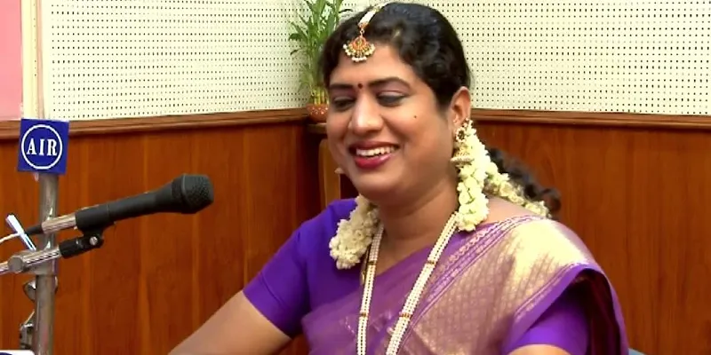 ಭಾರತದ ಮೊದಲ ಮಂಗಳಮುಖಿ ಸುದ್ದಿ ವಾಚಕಿ ಪದ್ಮಿನಿ ಪ್ರಕಾಶ್..! | YourStory